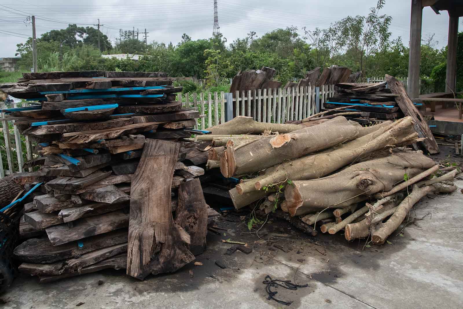 賣炭郎之子的逆襲！600噸廢木如何變身有故事的質感家具？｜天下雜誌