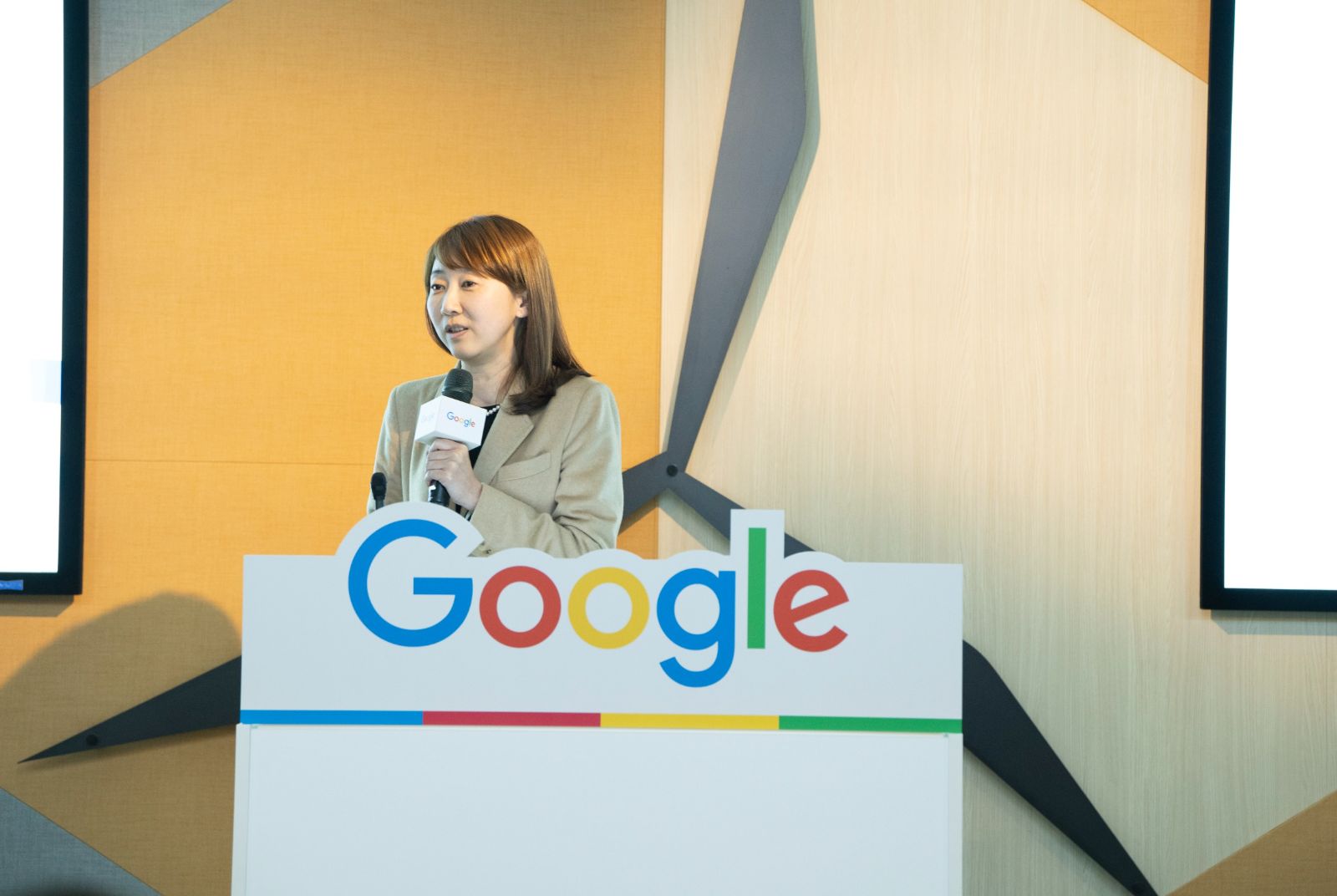 Google AI 成為決策者的眼！不確定時代擁抱人工智慧「攻心」且「知新」｜天下雜誌