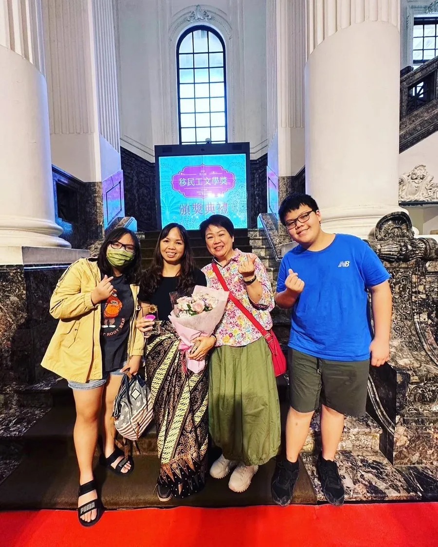 從工地清潔小妹，到國台英多聲道翻譯與文學獎得主，印尼新住民在台灣的超展開人生｜天下雜誌