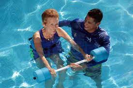 ¿Qué beneficios tiene la terapia acuática? | Saludiario