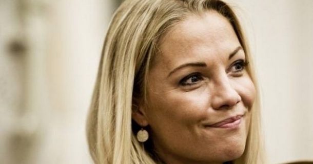Caroline Fleming er single igen! | TV Guide