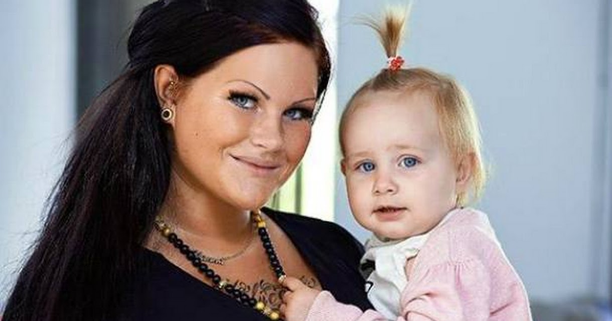 De unge mødre: Nanna er single! De unge mødre: Nanna er single!